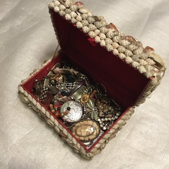 jewelry box | Jewelry | Vintage Seashell Jewelry Box Filled W Lots Of ...